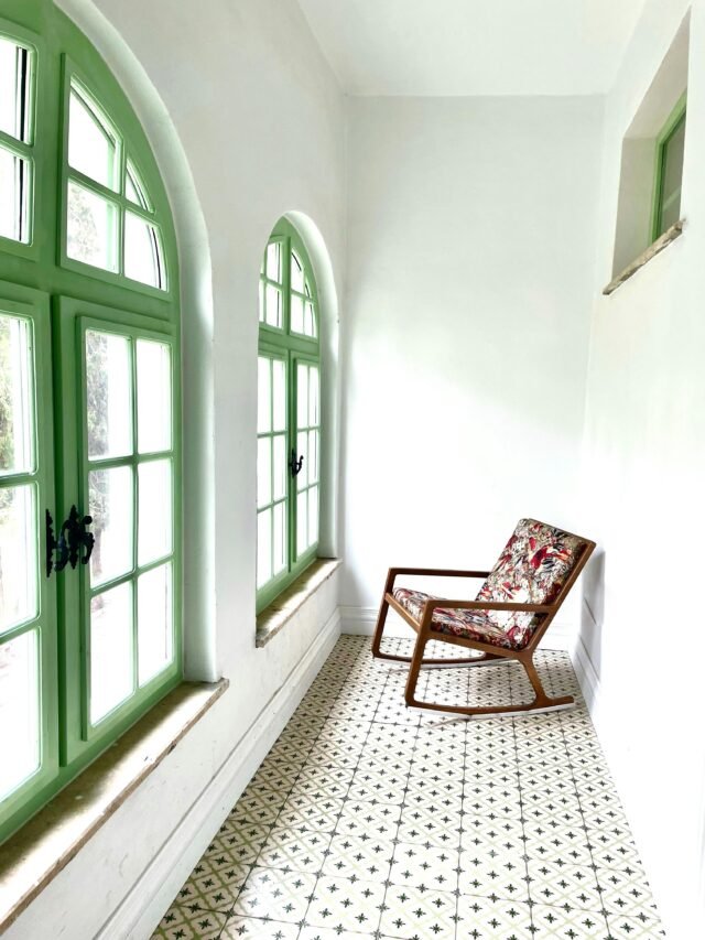 10 Stunning Arched Window Ideas For A Classy Home